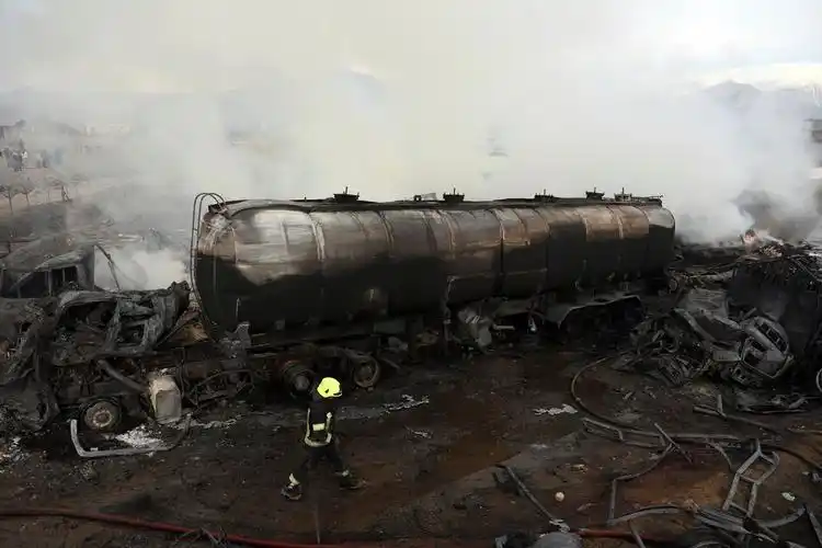 Why Do Fuel Tankers Explode? Causes of Fuel Tanker Explosions - JNHTC